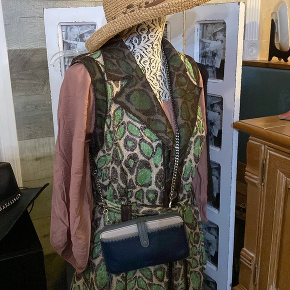 The Sak | Bags | The Sak Iris Colorblock Smart Phone Crossbody | Poshmark